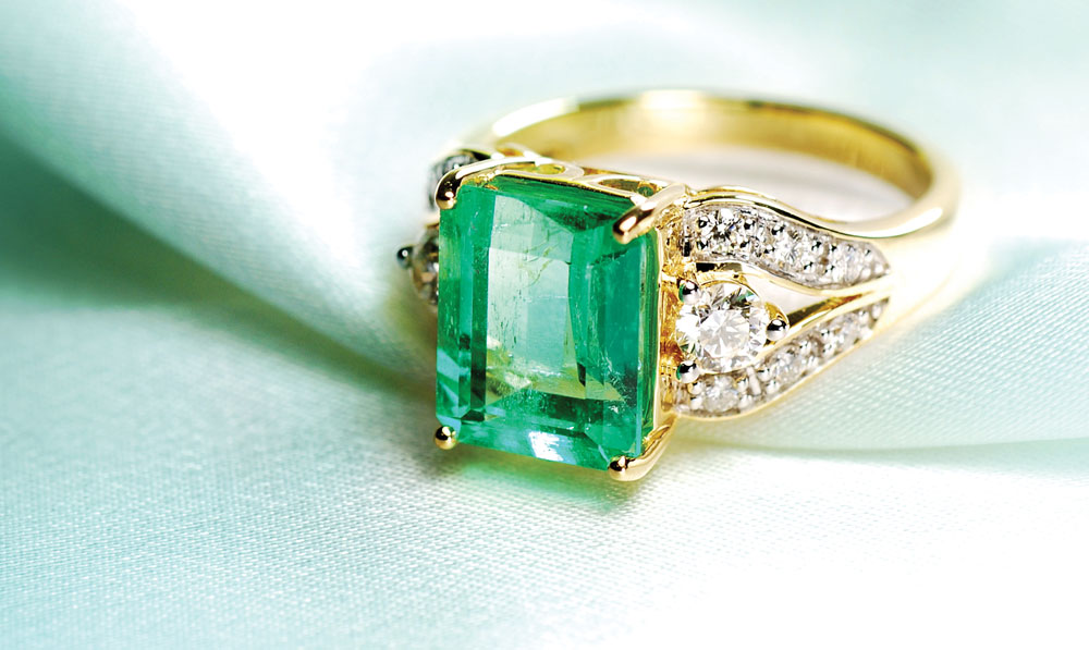 What Is Emerald - Gemstone Facts and Information
