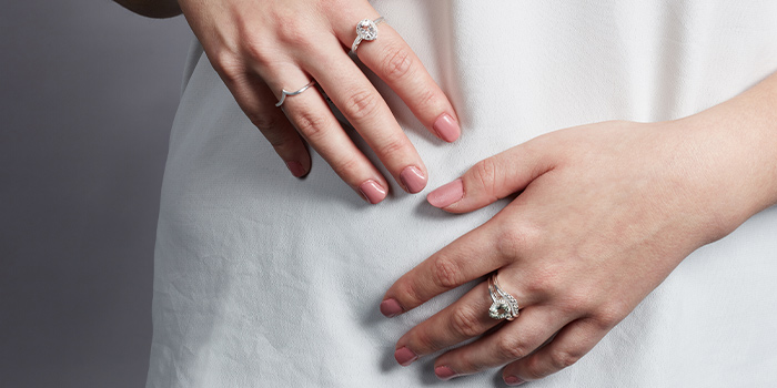 How to Safely Remove a Ring From a Swollen Finger