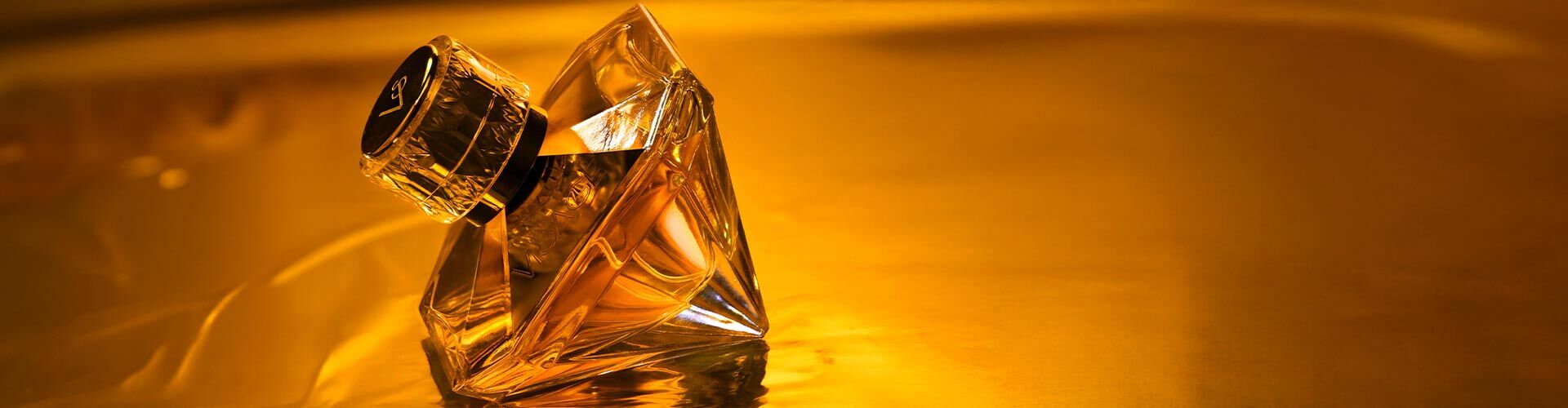 How to Layer Your Fragrances Like a Professional | Gemporia